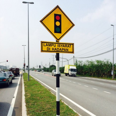 WD.22 Traffic Signal Ahead Sign | Quality JKR Signboard MY | Welldone