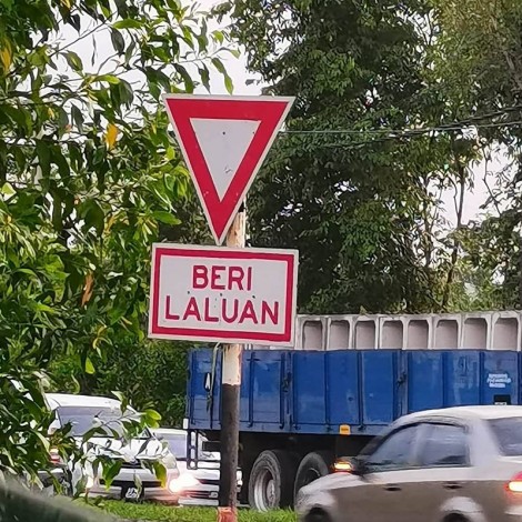 RP.13 Beri Laluan Sign | Quality JKR Signboard Malaysia | Welldone